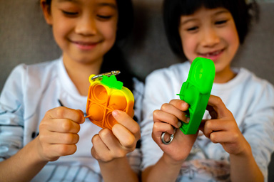 Blue Orange Games - Hot Games for a Cool Planet - Pull 'N Pops